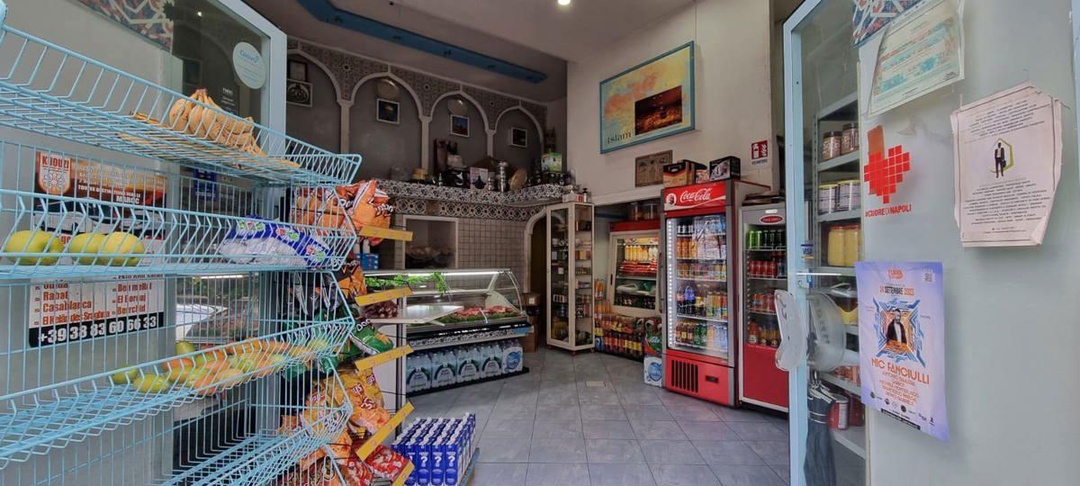 Negozio in vendita a Napoli