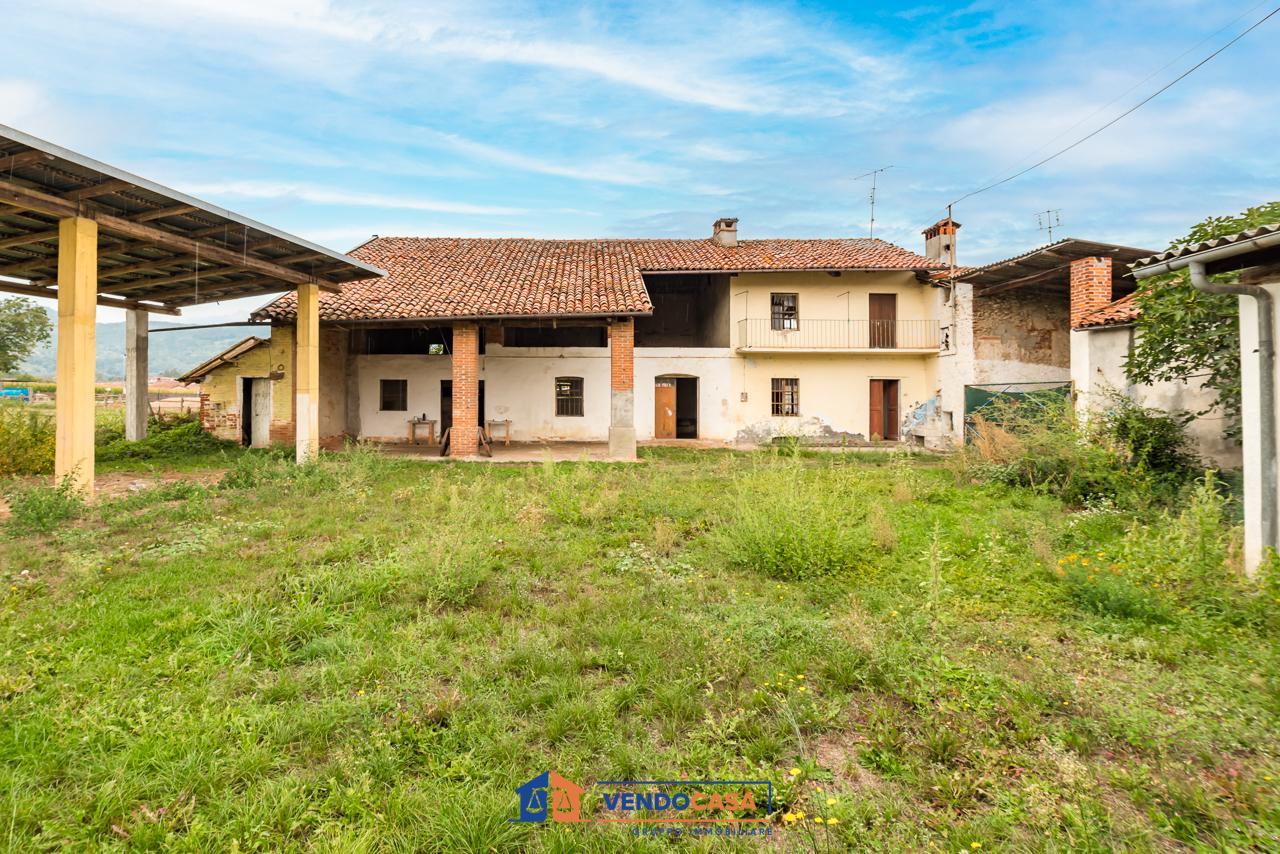 Rustico in vendita a Busca