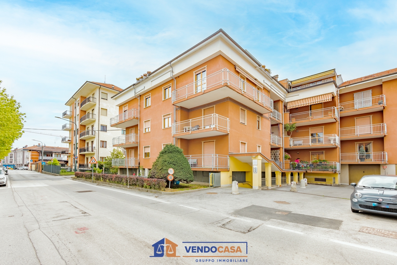 Negozio in vendita a Busca