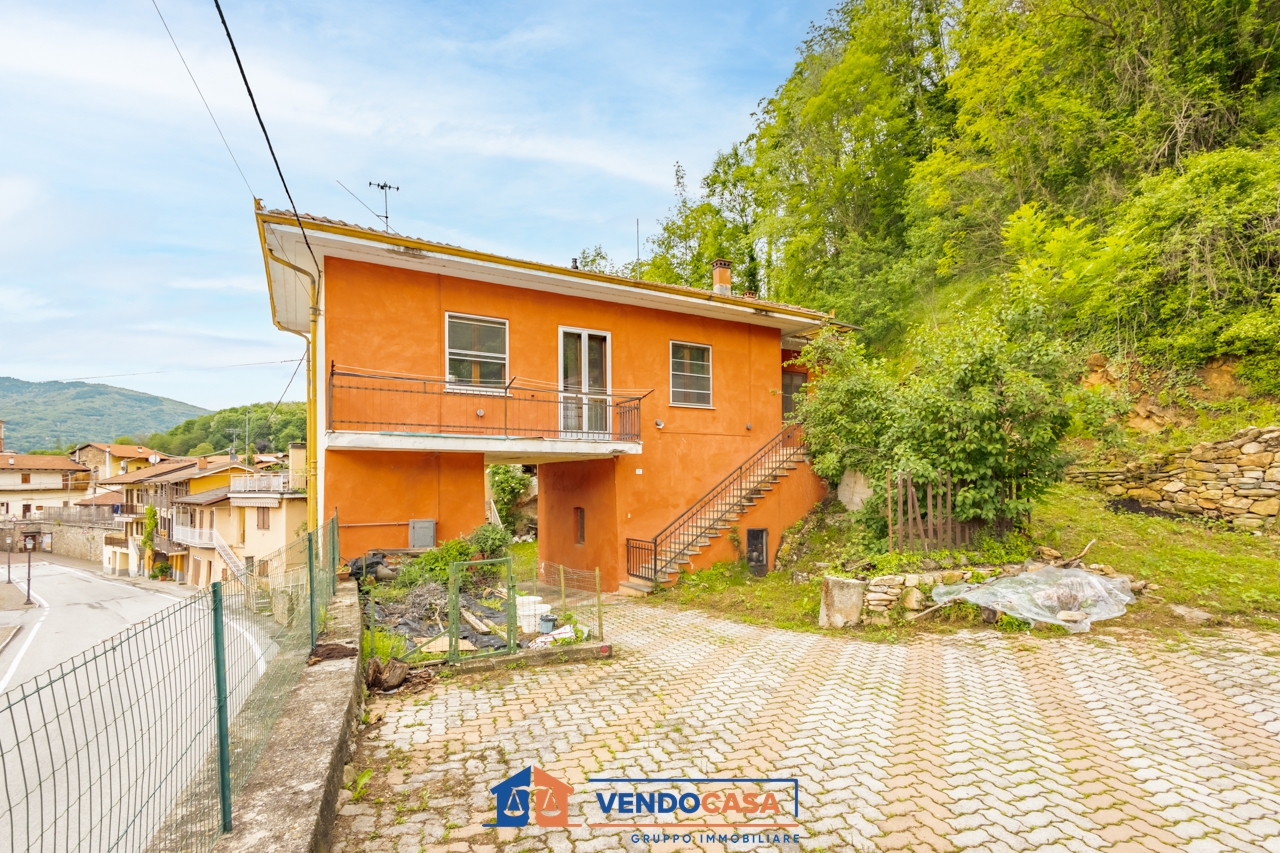 Casa indipendente in vendita a Rossana