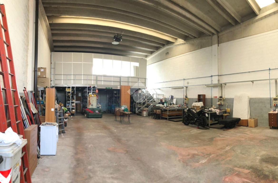 Capannone in vendita a Alpignano