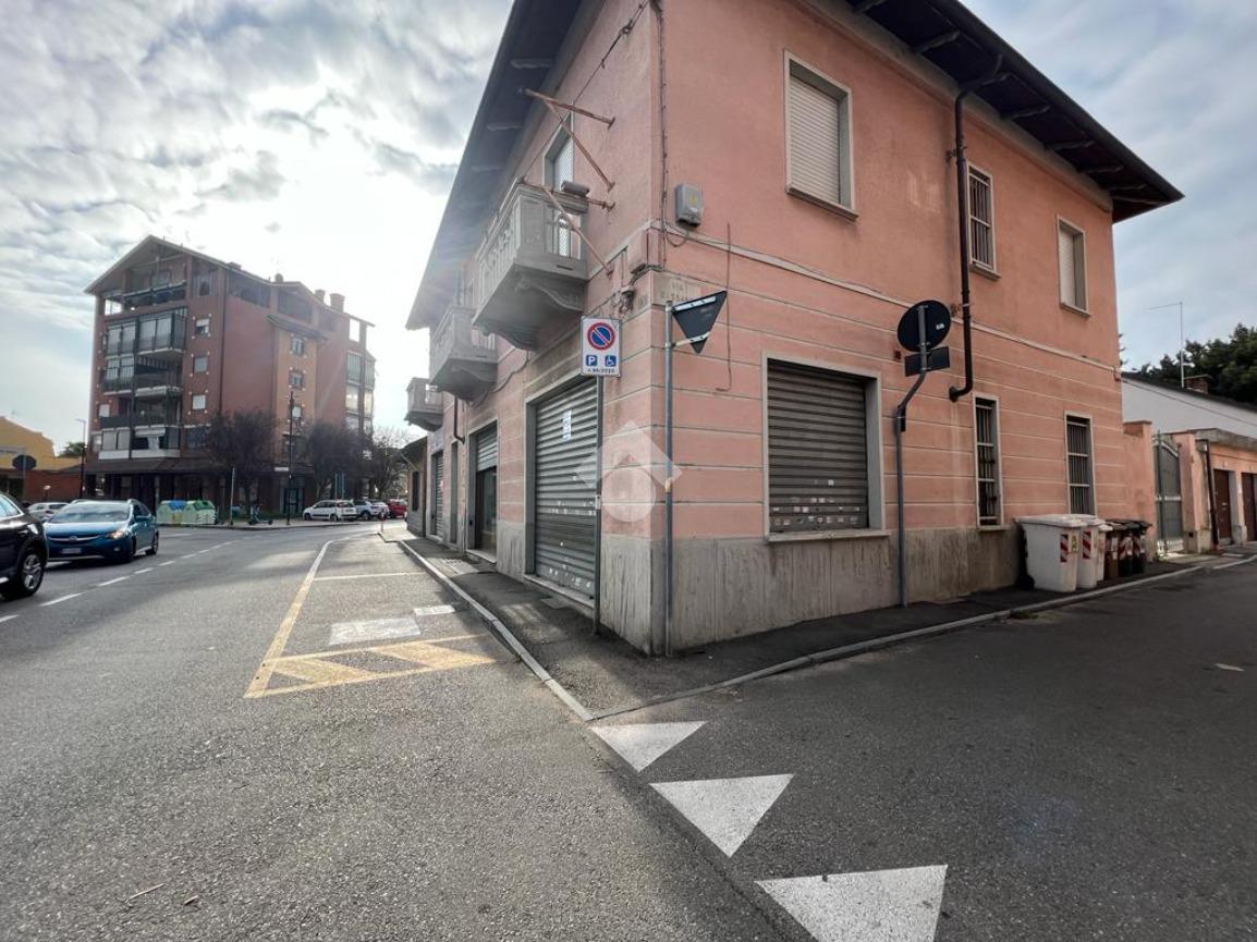 Negozio in affitto a Collegno