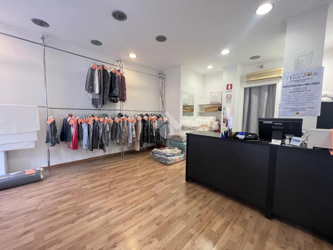 Negozio in vendita a Collegno