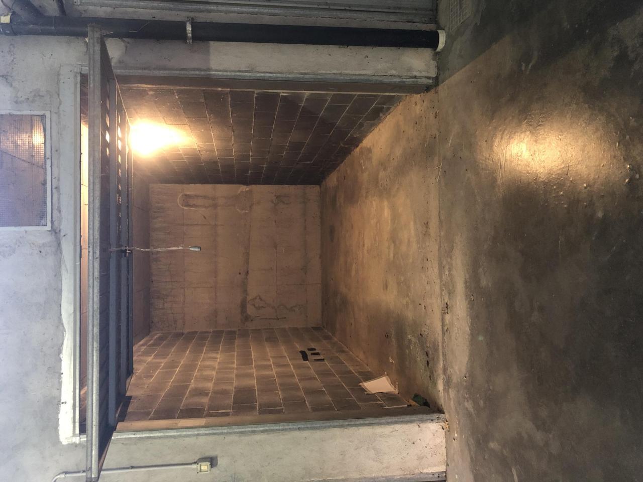 Posto auto in vendita a Mondovi'