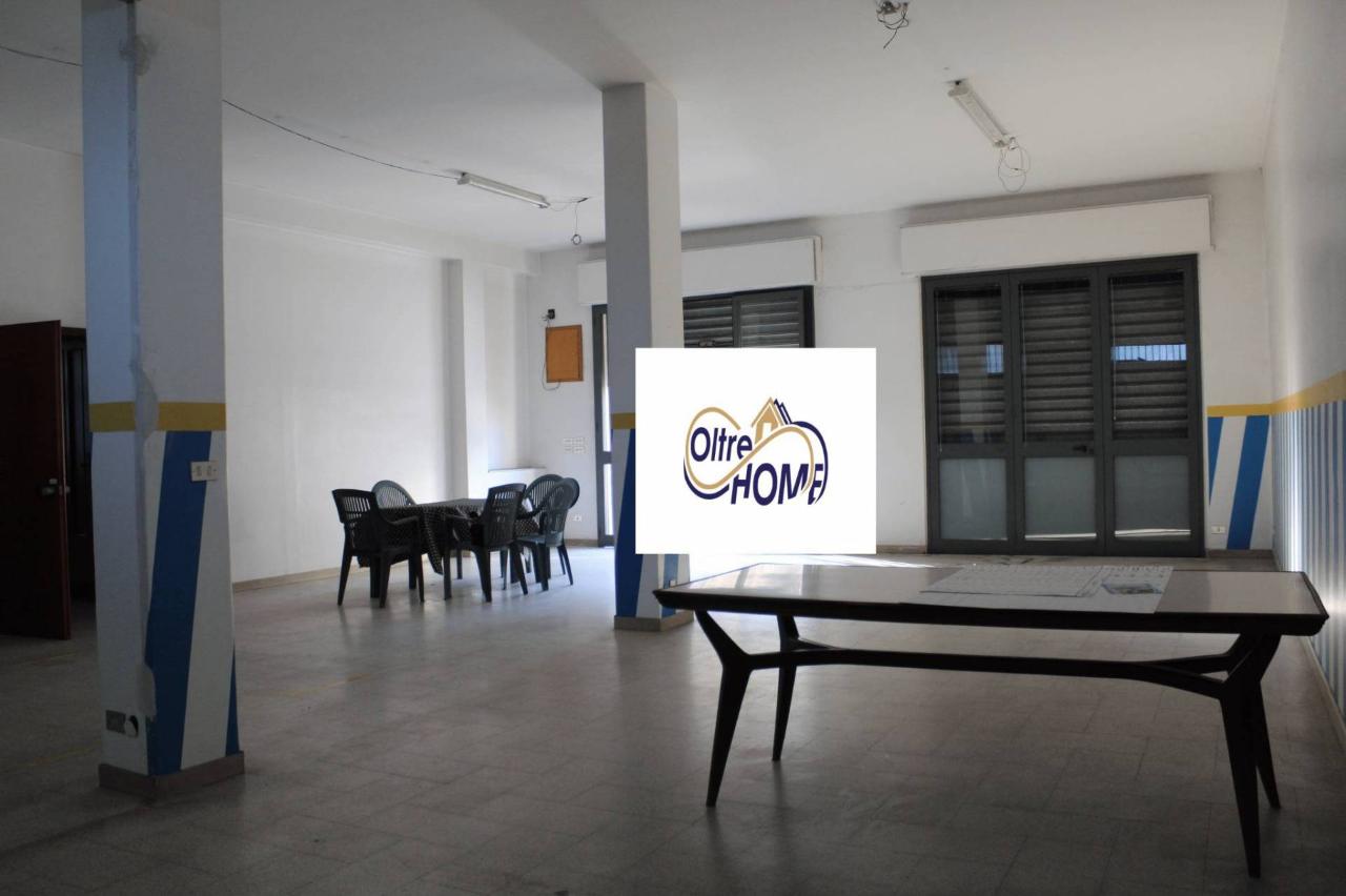 Locale commerciale in affitto a Giarre