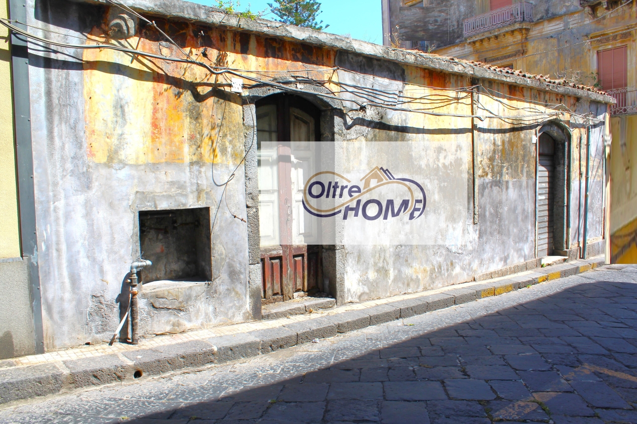 Palazzo in vendita a Giarre