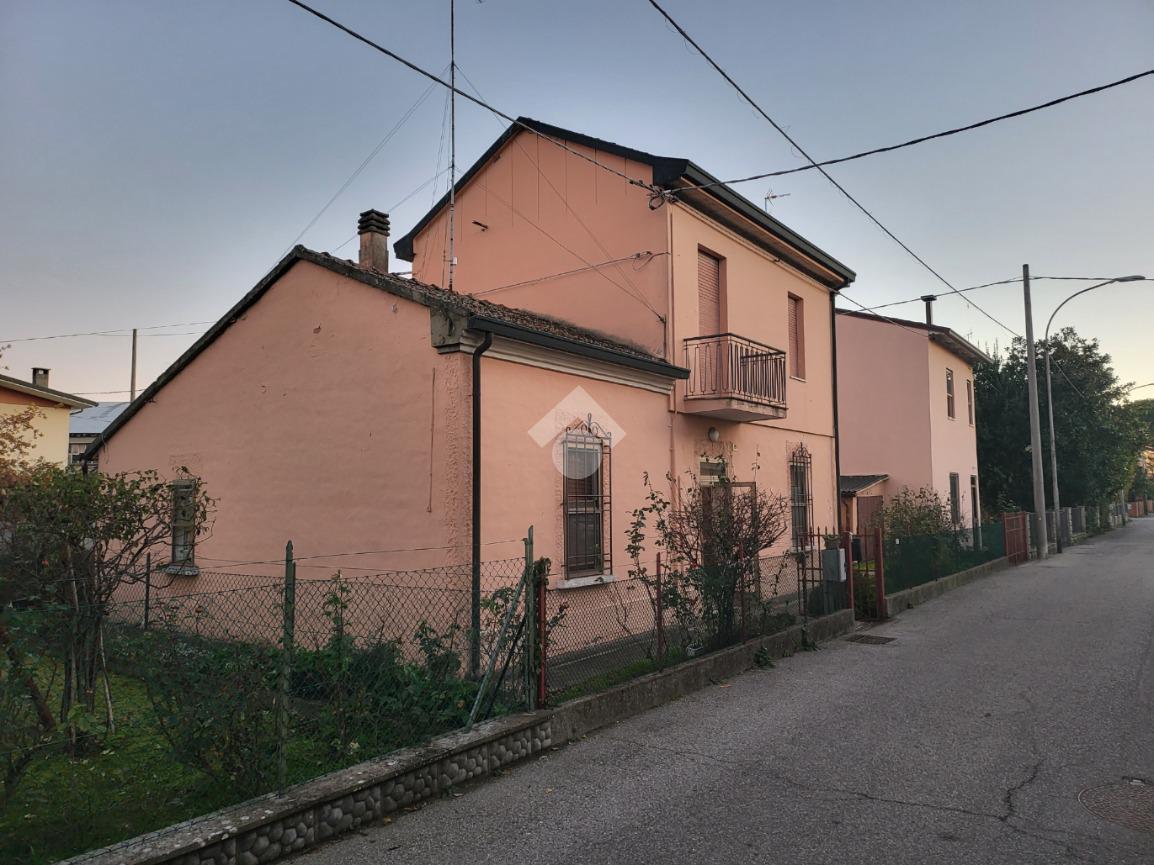 Casa indipendente in vendita a Russi