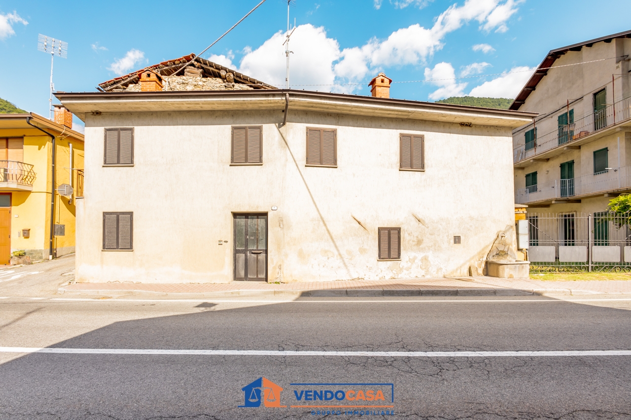 Casa indipendente in vendita a Moiola