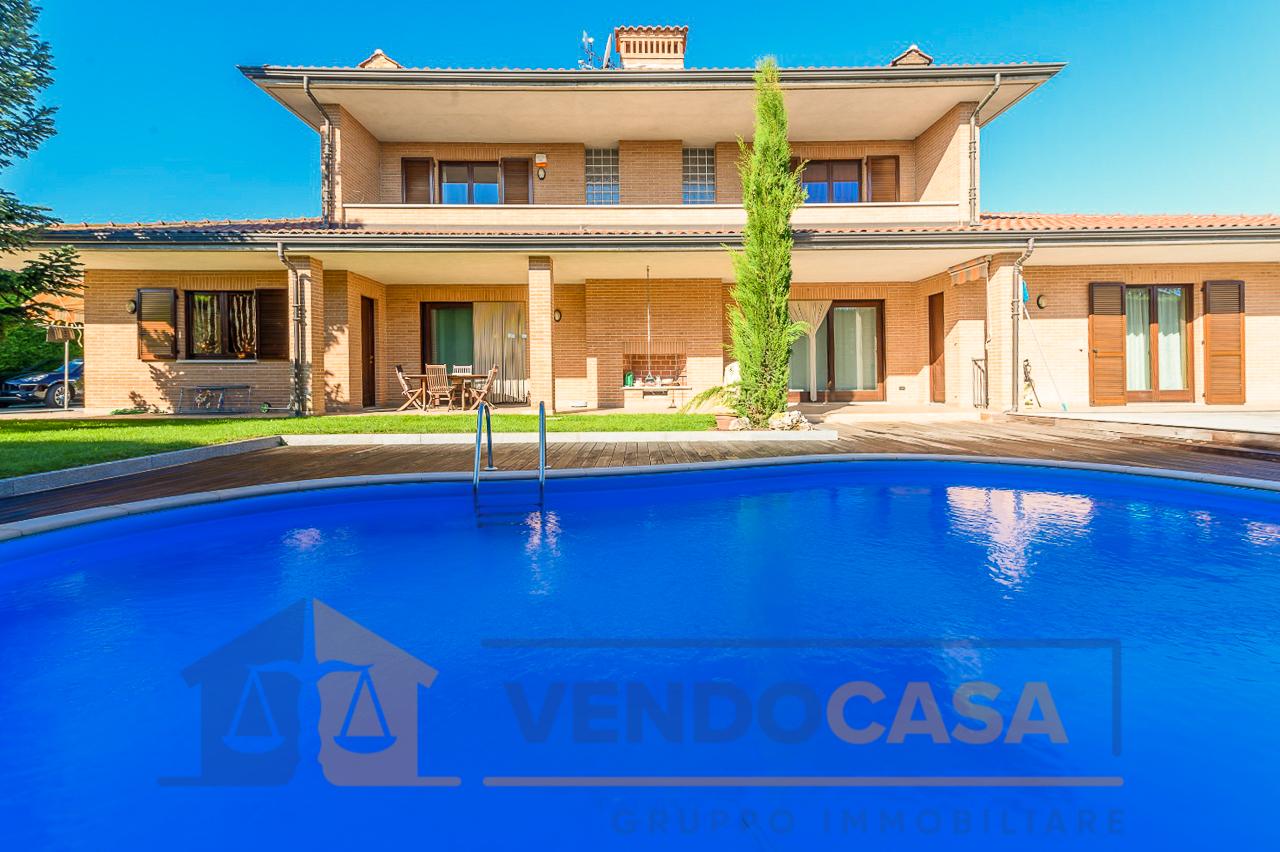 Villa in Via Donatori del Sangue 5, Villafalletto