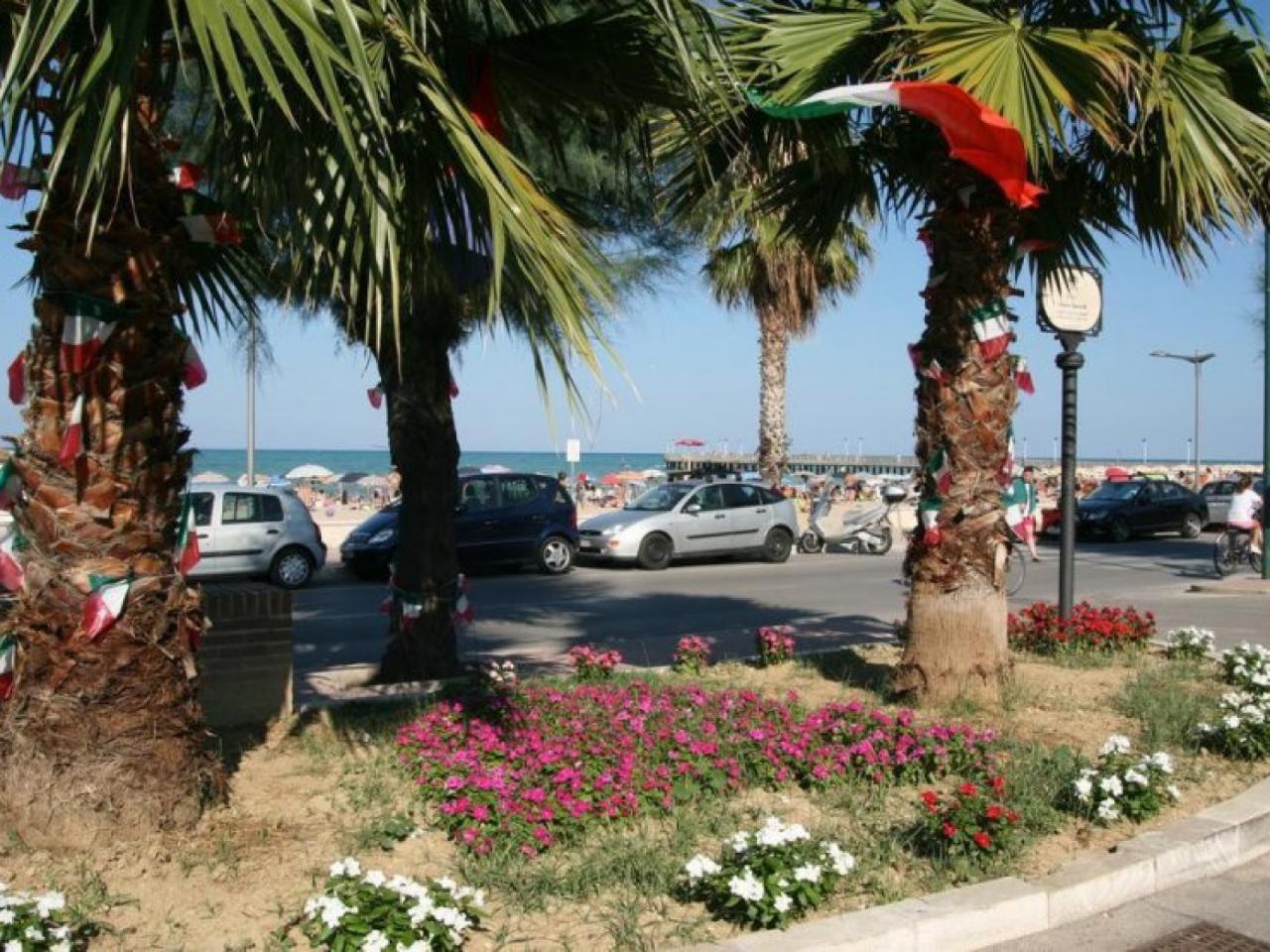 Negozio in vendita a Roseto Degli Abruzzi