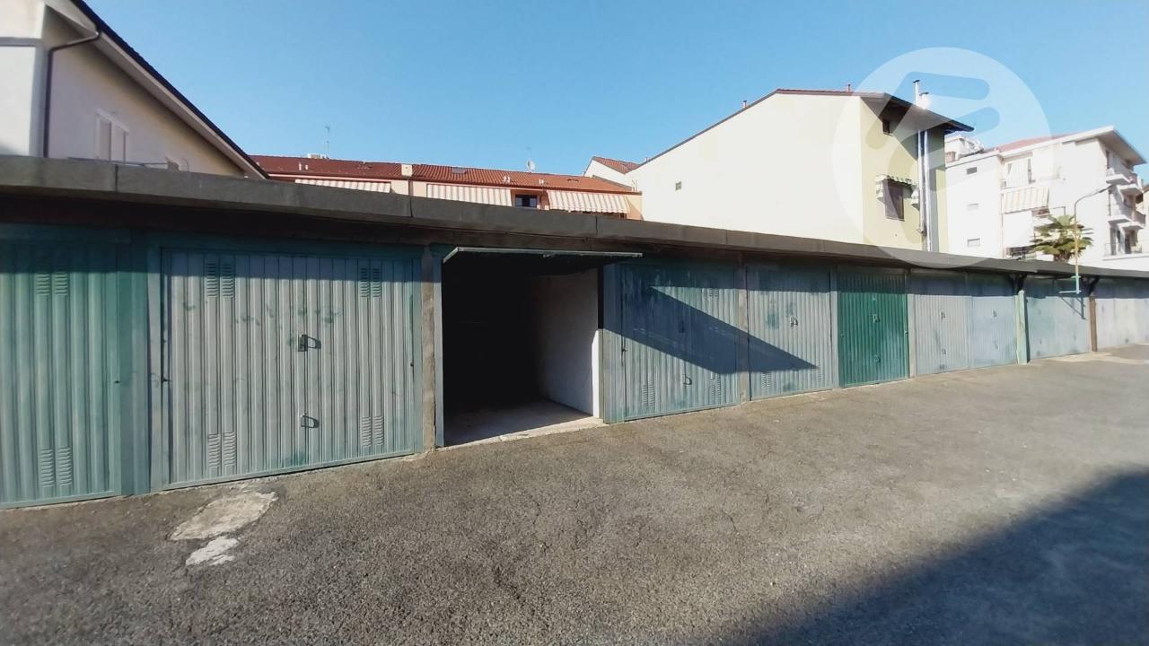 Box in vendita a Trofarello