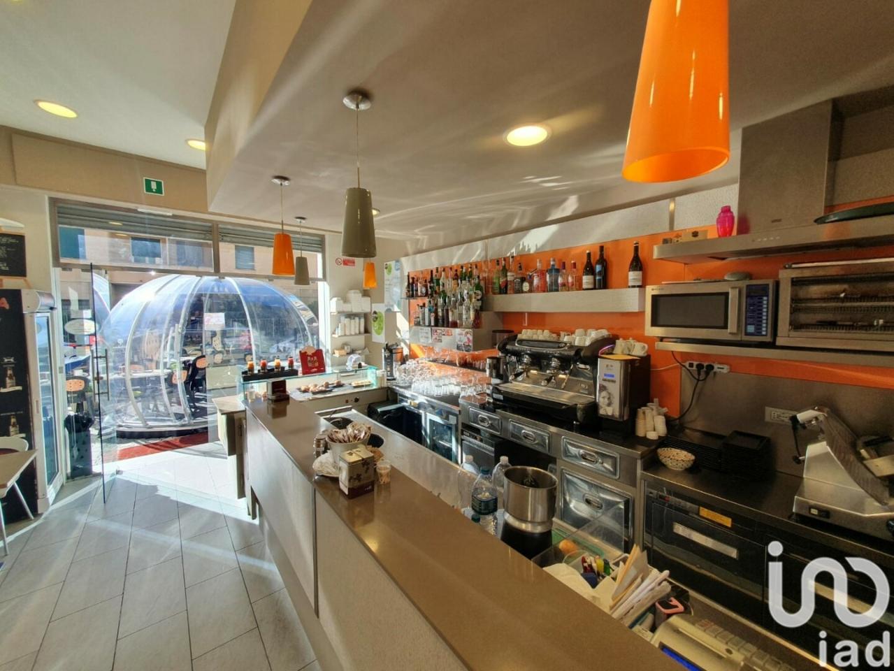 Esercizio commerciale in vendita a Genova