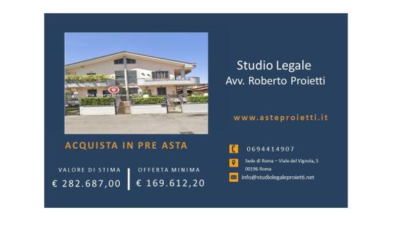 Villa plurifamiliare in vendita a Roma