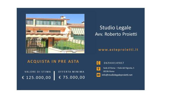 Villa bifamiliare in vendita a Roma