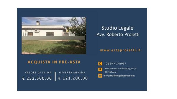 Villa bifamiliare in vendita a Roma