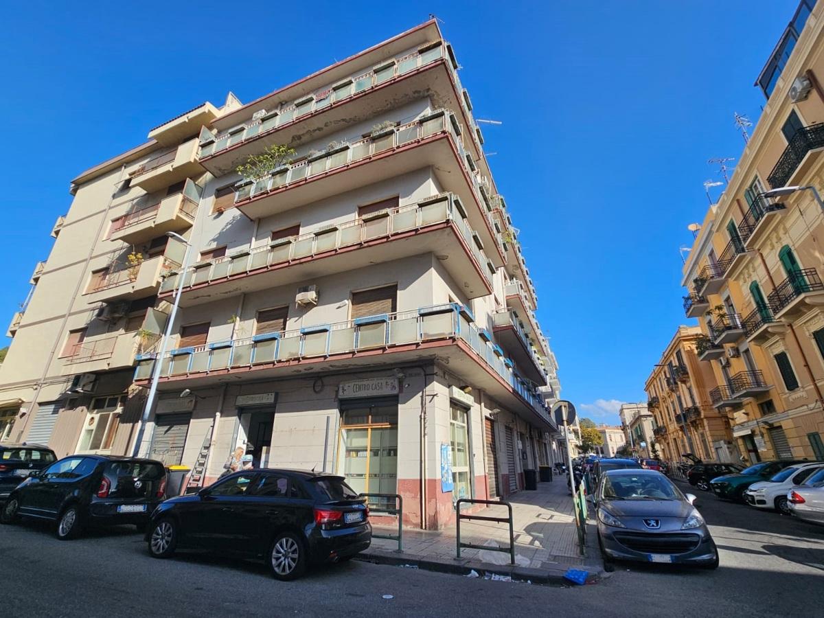 Esercizio commerciale in vendita a Messina