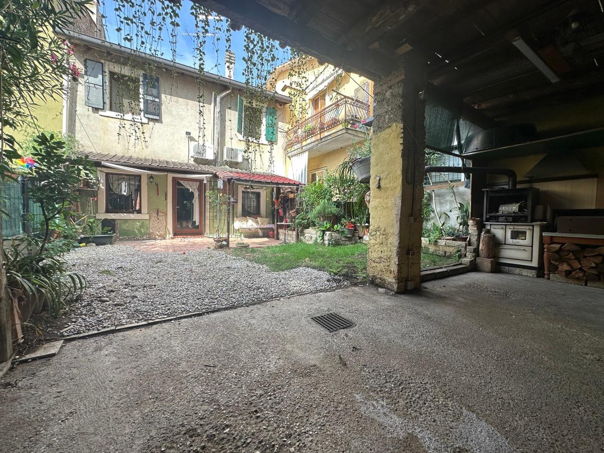 Casa indipendente in vendita a Verona