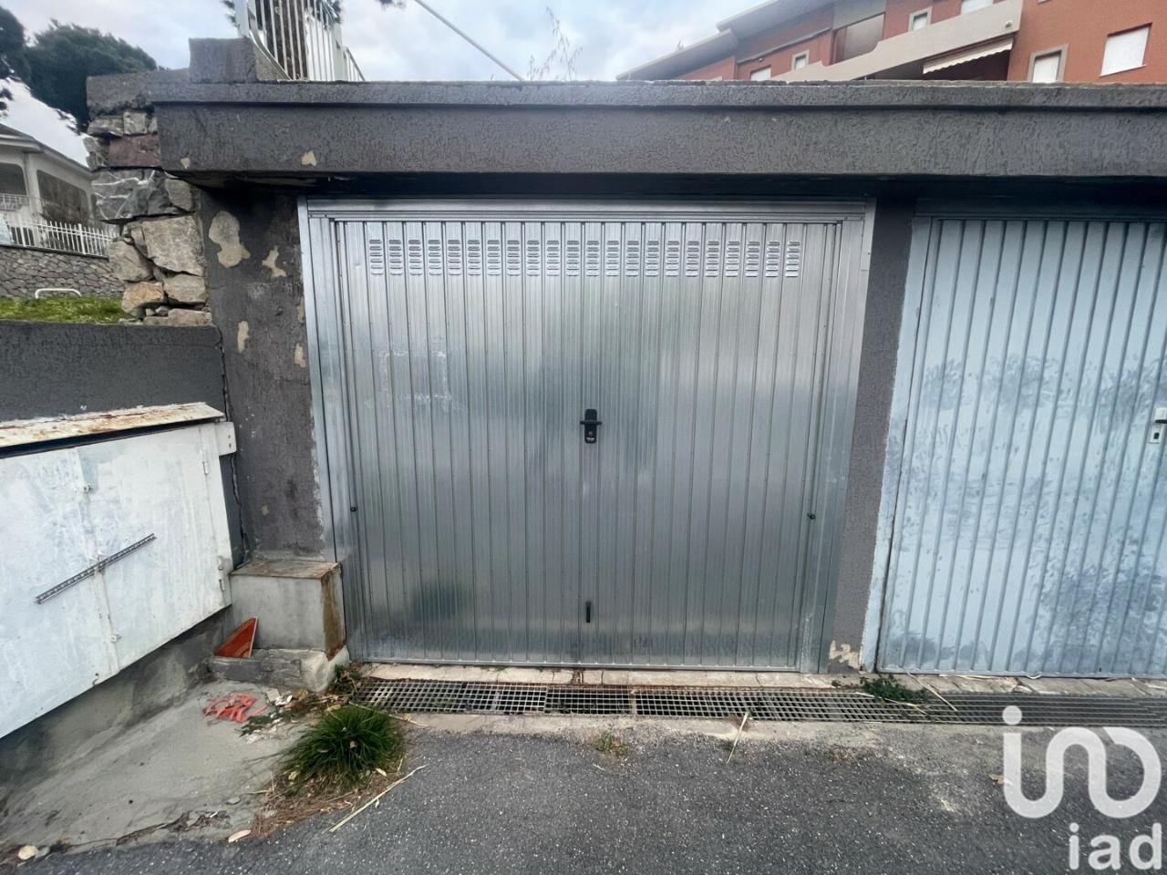 Box in vendita a Loano