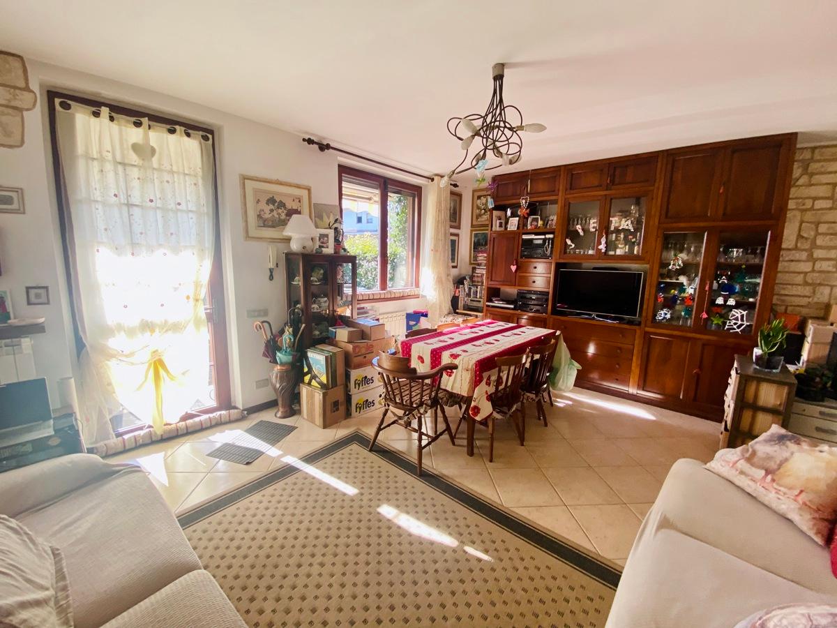 Quadrilocale in Via Toti 24, Brusaporto