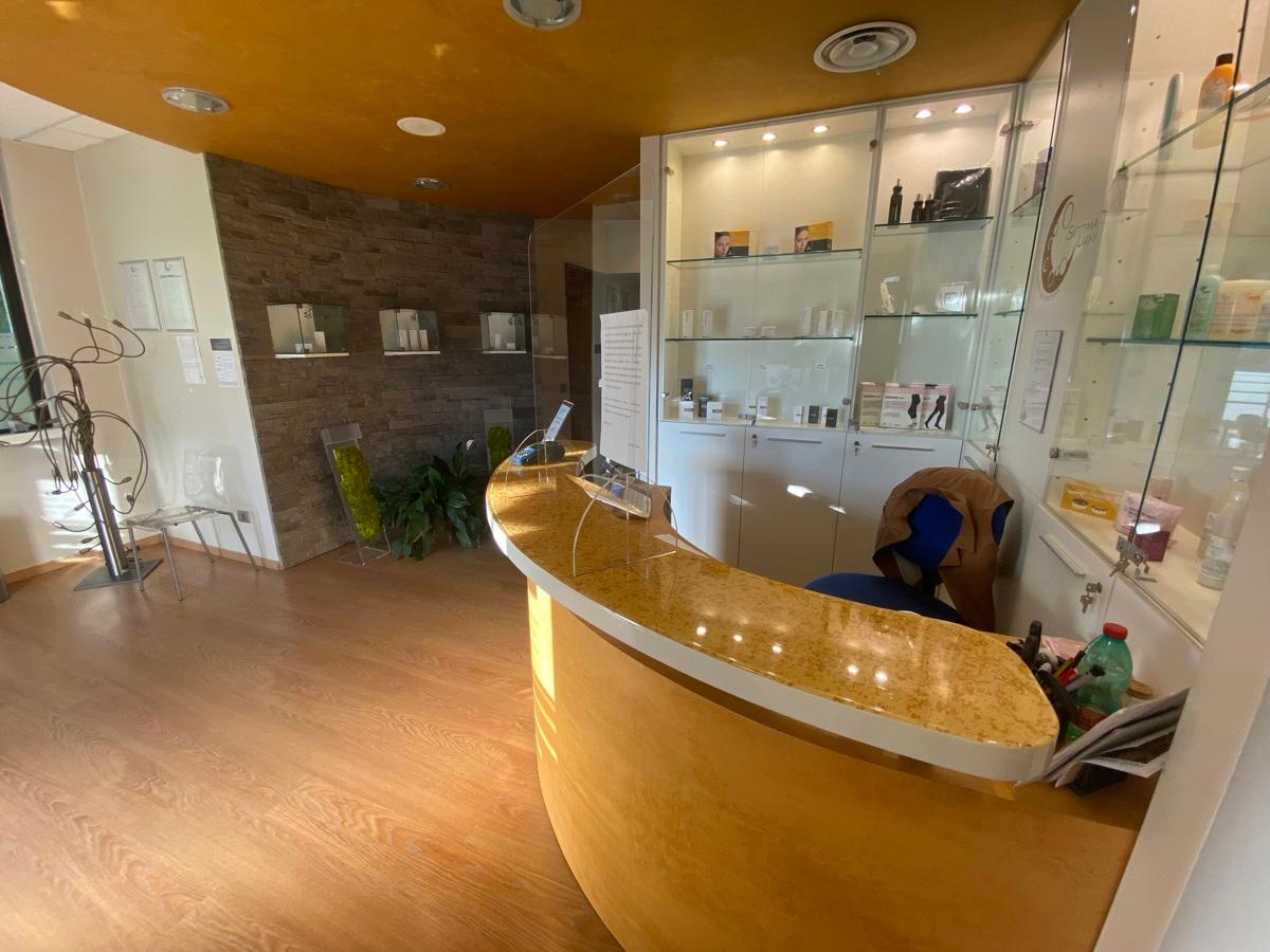 Esercizio commerciale in vendita a Gorle