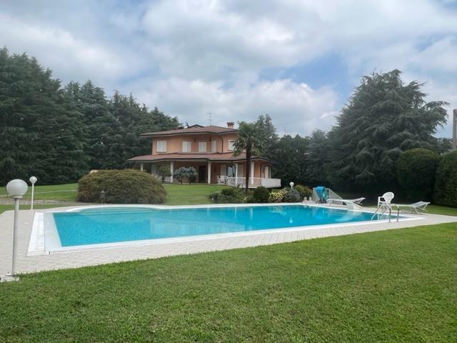 Villa in vendita a Palazzolo Sull'Oglio