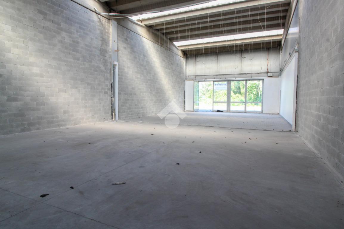 Capannone in affitto a Peschiera Borromeo