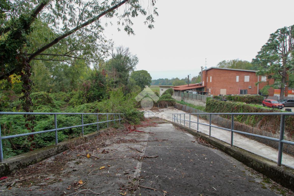 Capannone in affitto a Peschiera Borromeo