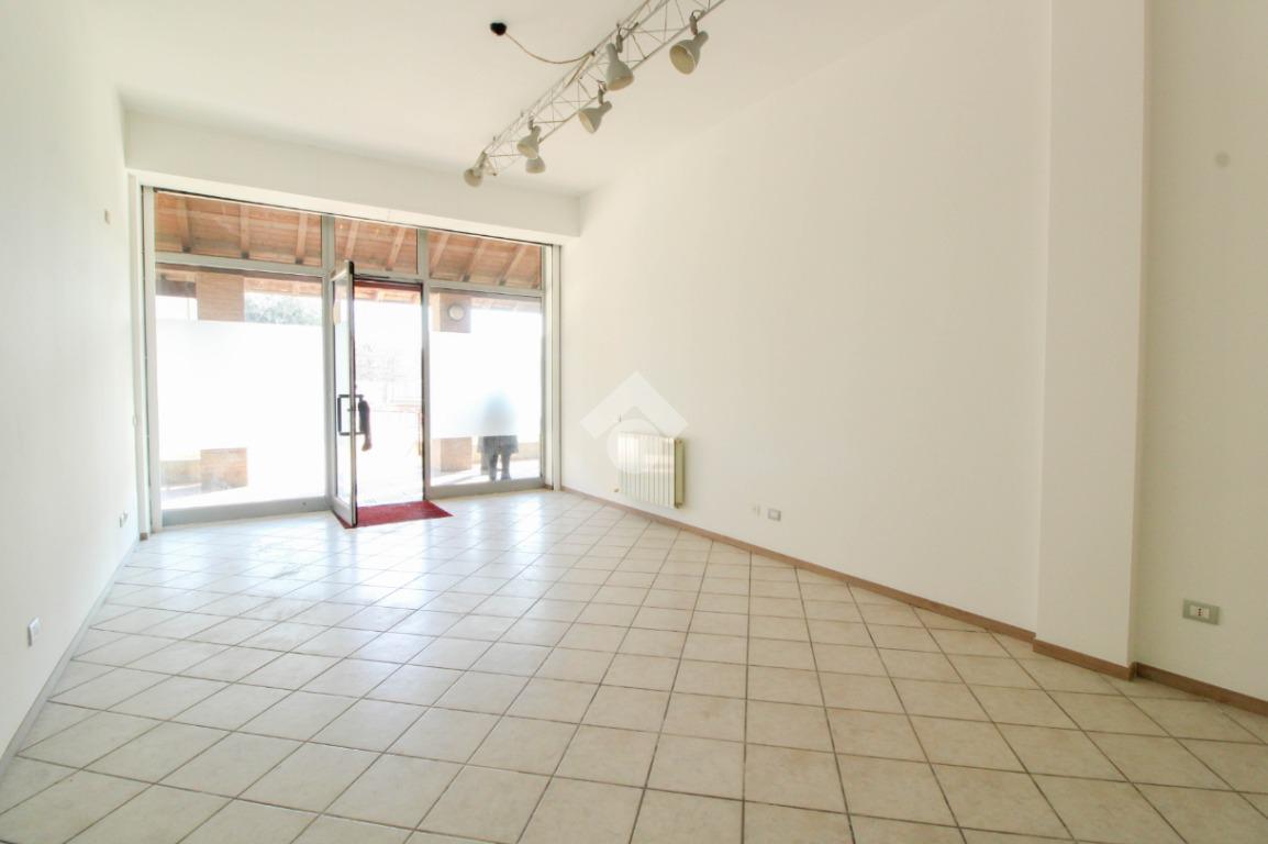 Negozio in vendita a Casalmaiocco