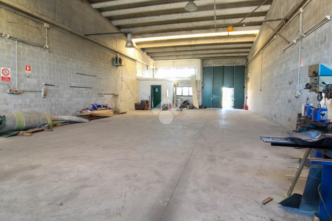 Capannone in vendita a Sant'Angelo Lodigiano