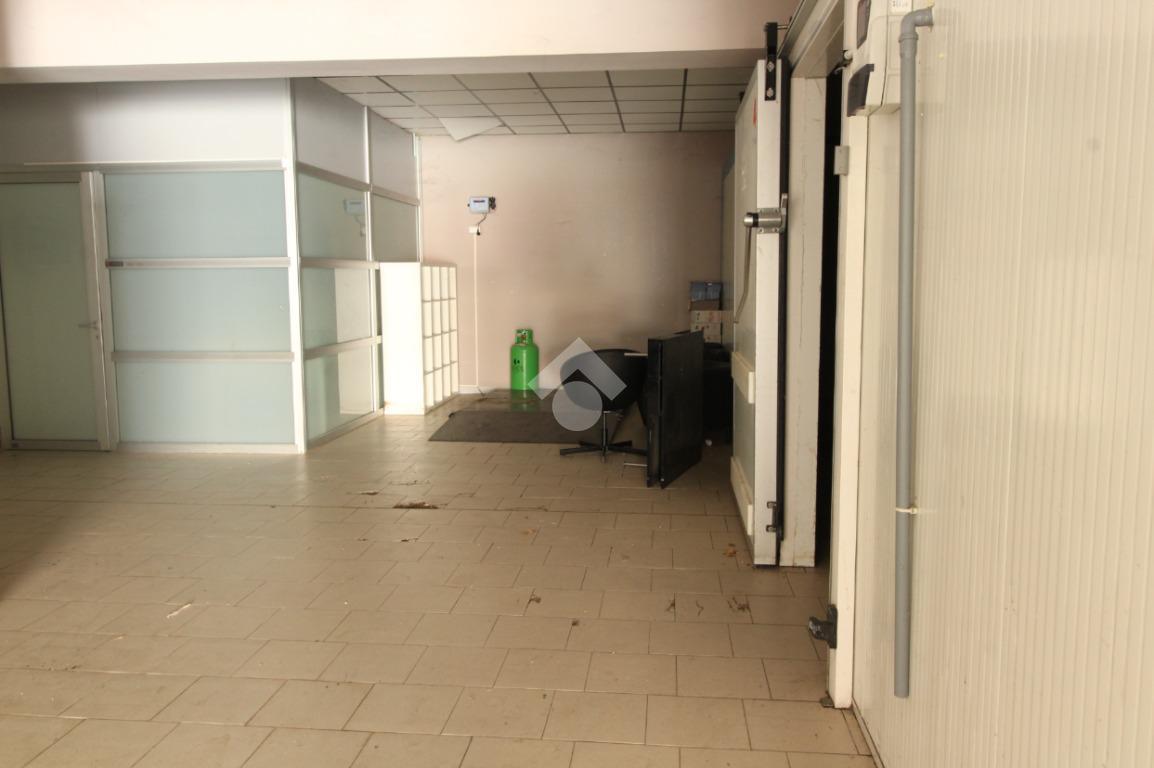 Capannone in affitto a Liscate