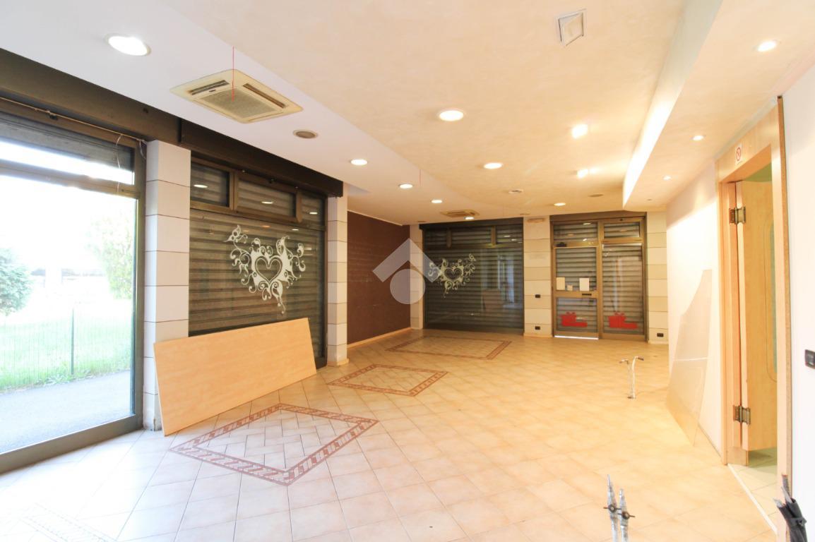 Negozio in vendita a Vignate