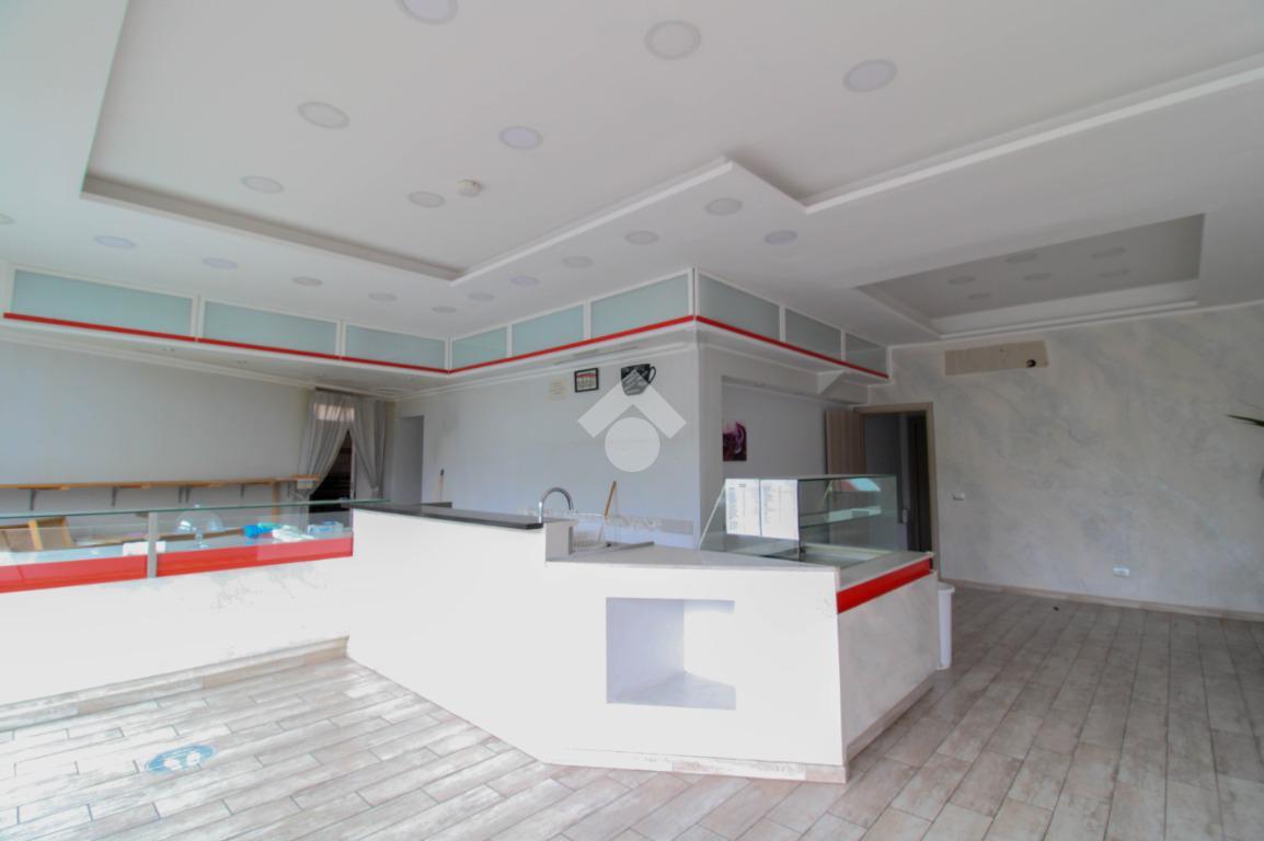 Negozio in vendita a Paullo