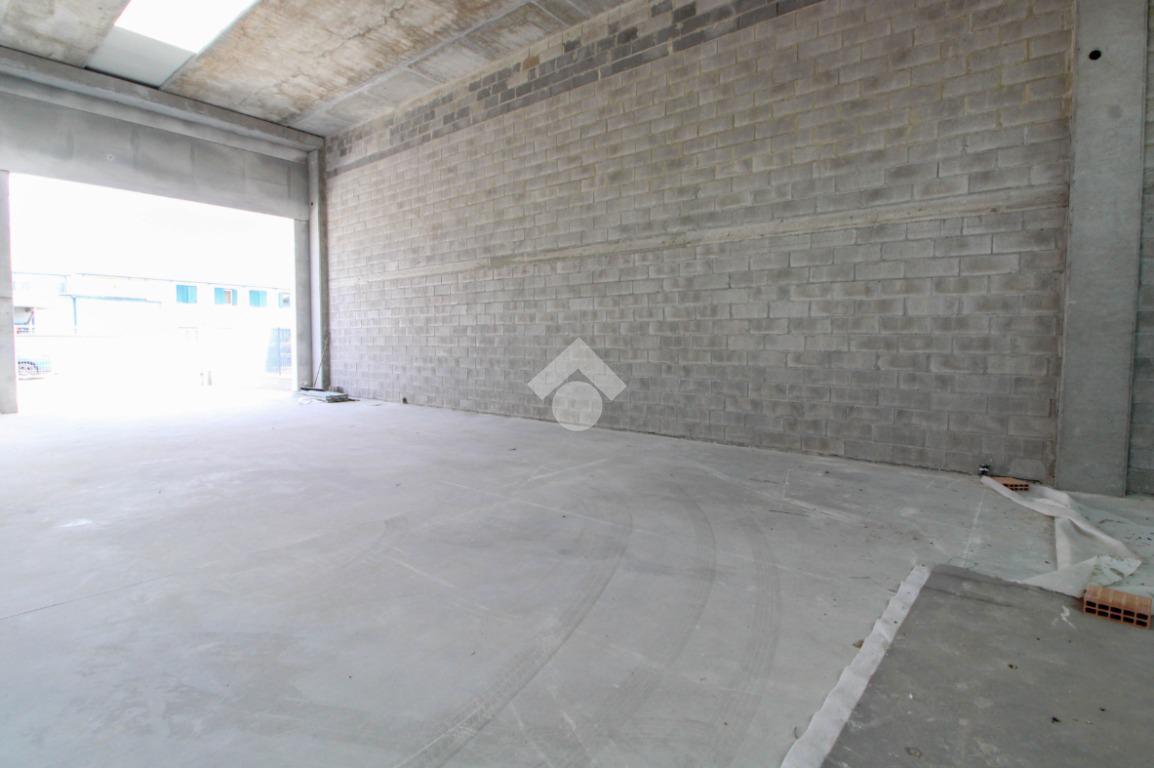 Capannone in affitto a Zelo Buon Persico