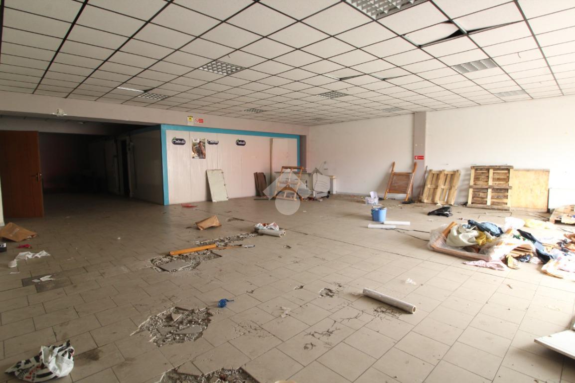 Negozio in vendita a Liscate