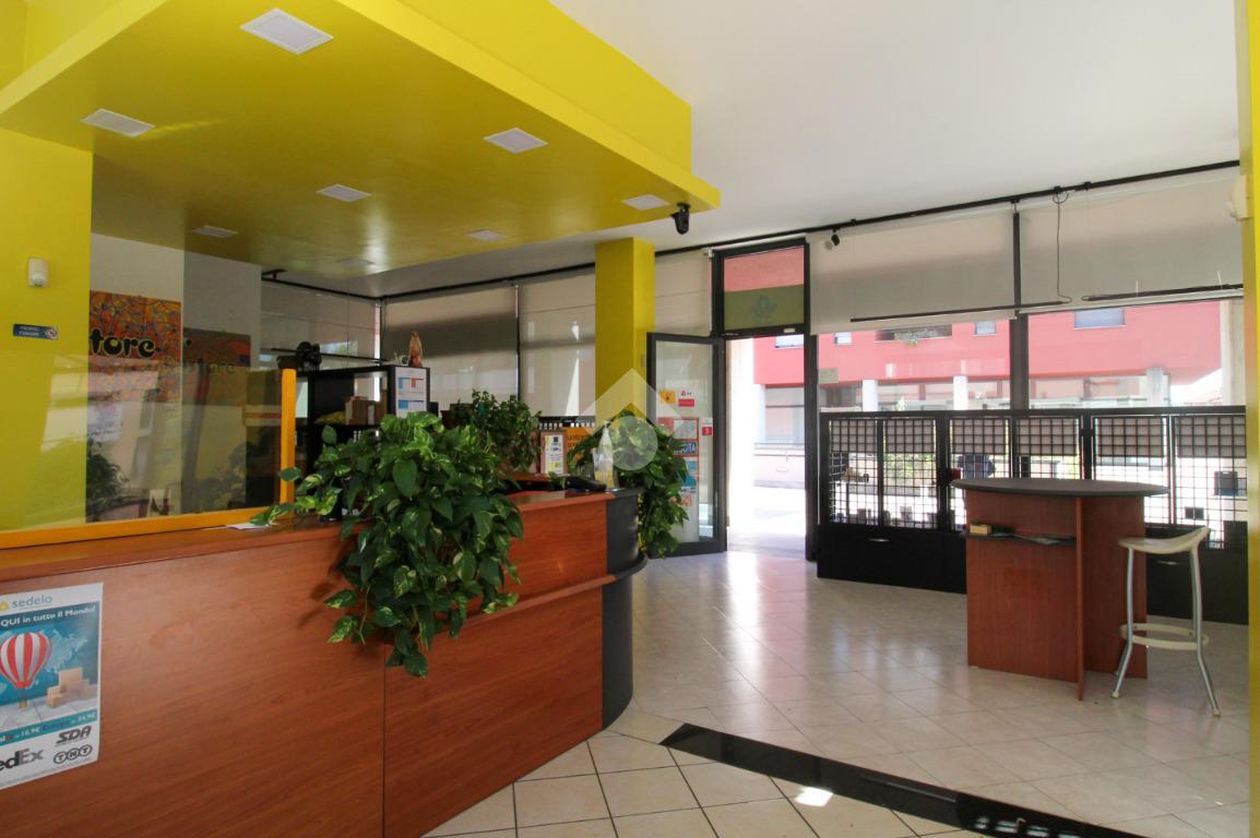 Negozio in affitto a Gorgonzola