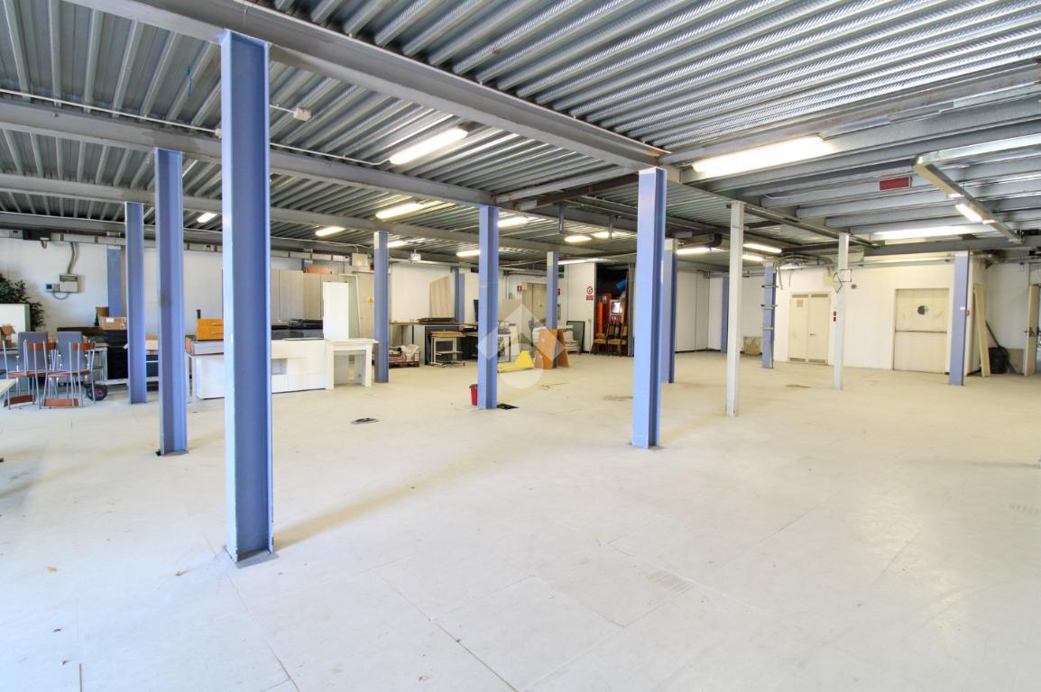 Capannone in affitto a Peschiera Borromeo