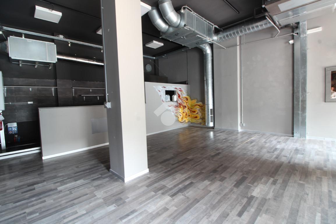 Negozio in affitto a Cologno Monzese