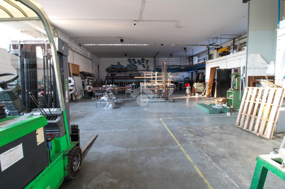 Capannone in affitto a Sordio