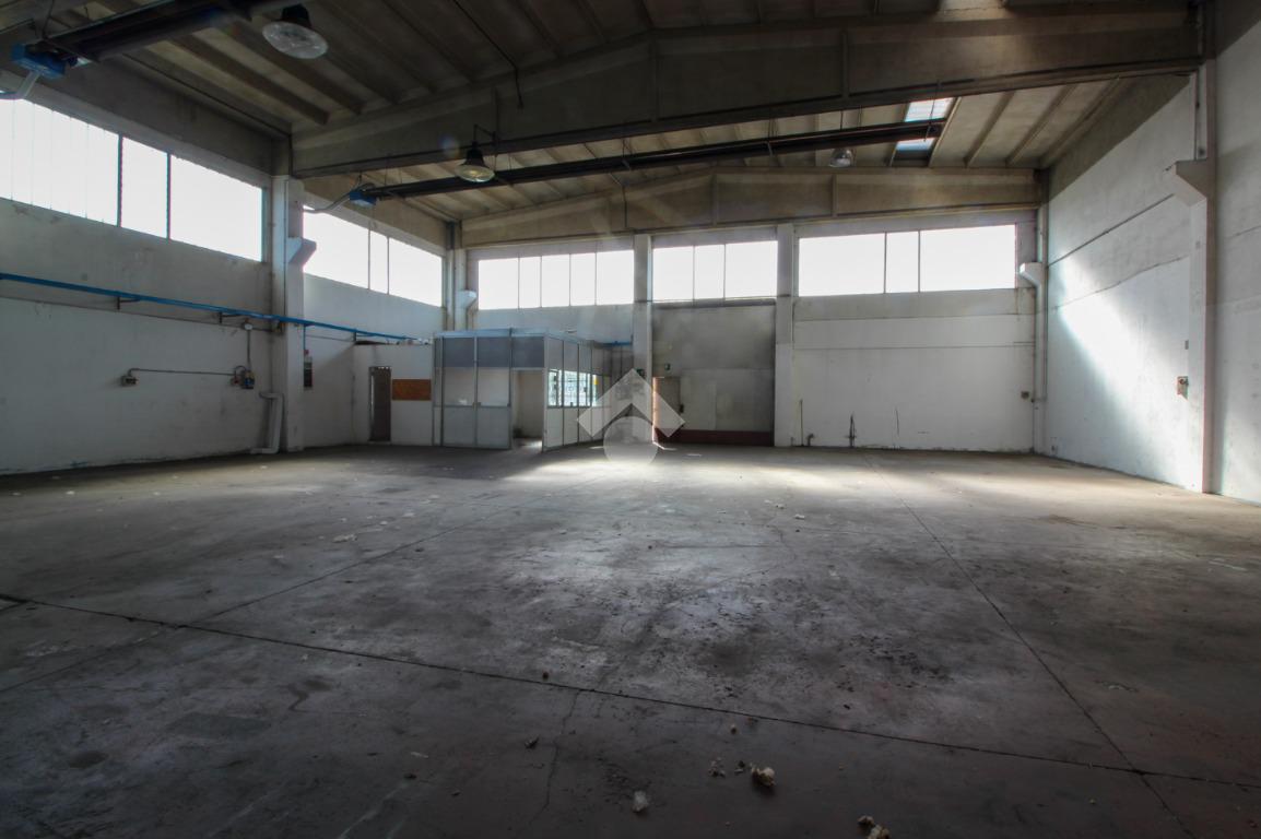 Capannone in vendita a San Giuliano Milanese