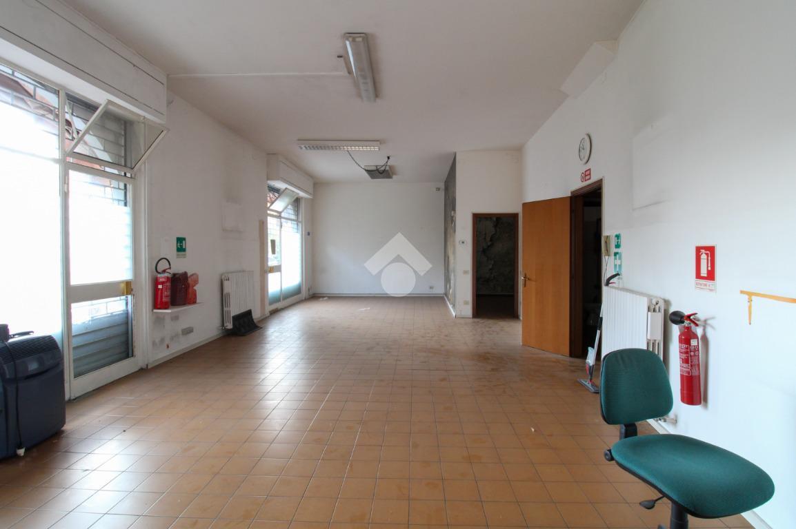 Negozio in vendita a Bussero