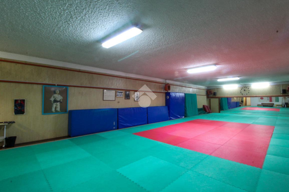 Negozio in vendita a San Donato Milanese