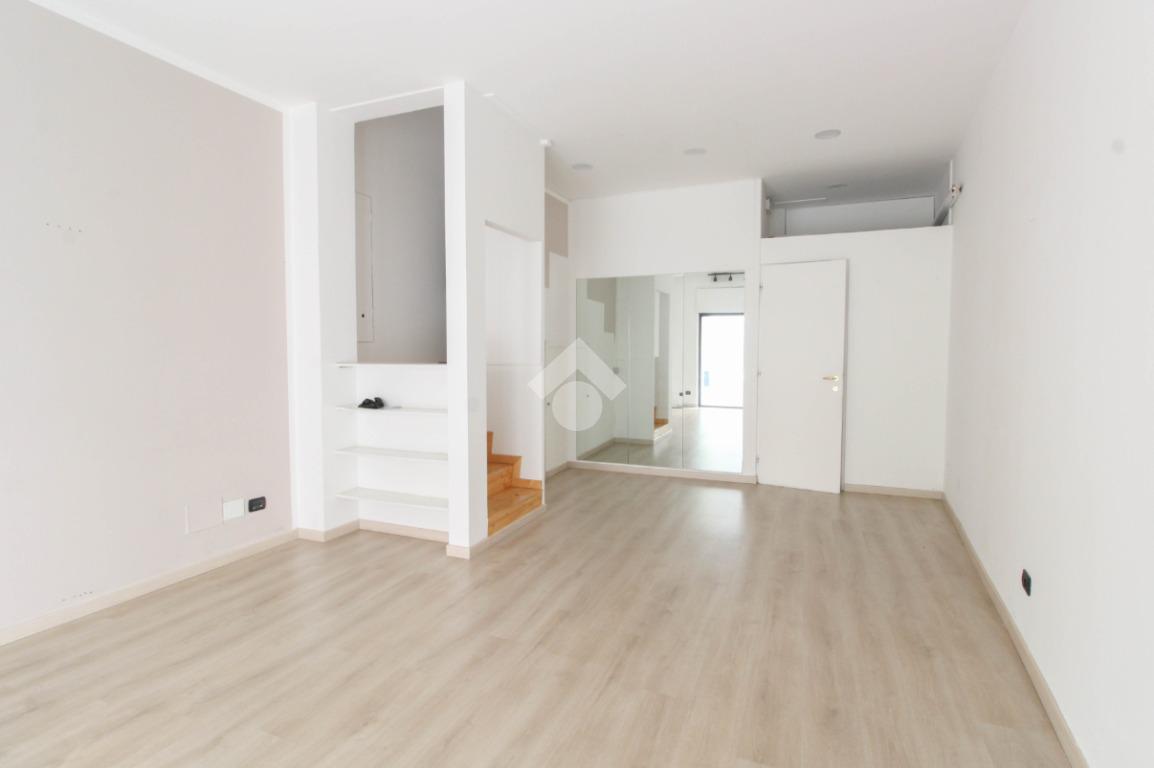 Negozio in vendita a Cernusco Sul Naviglio