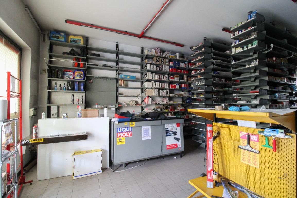 Negozio in vendita a Pozzuolo Martesana