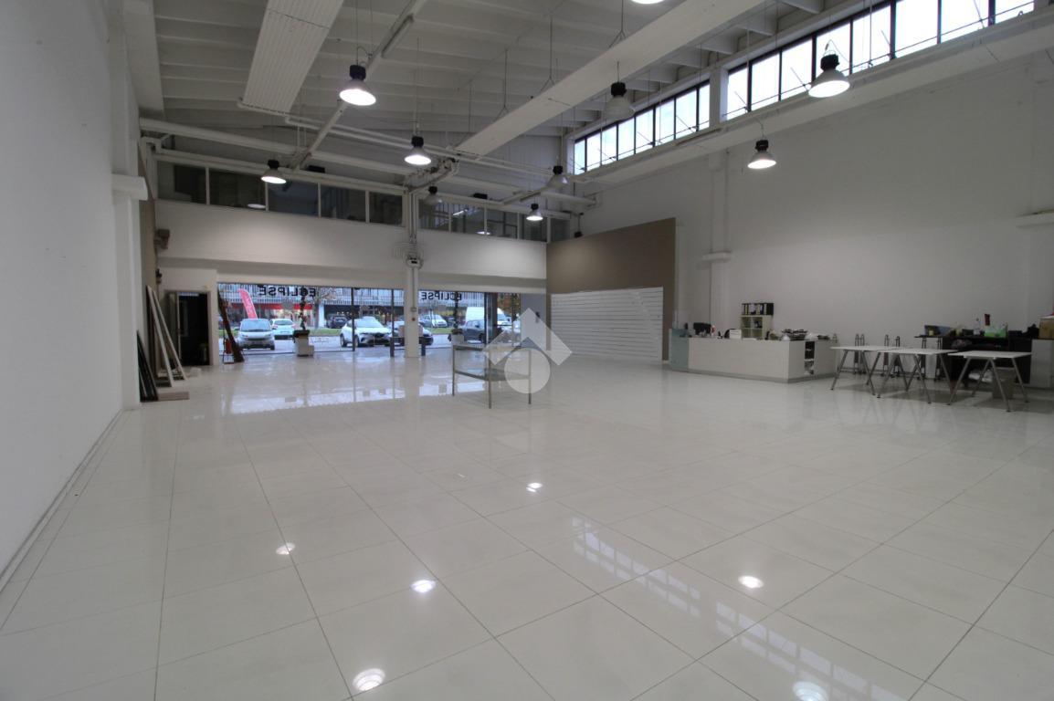 Capannone in vendita a Cernusco Sul Naviglio