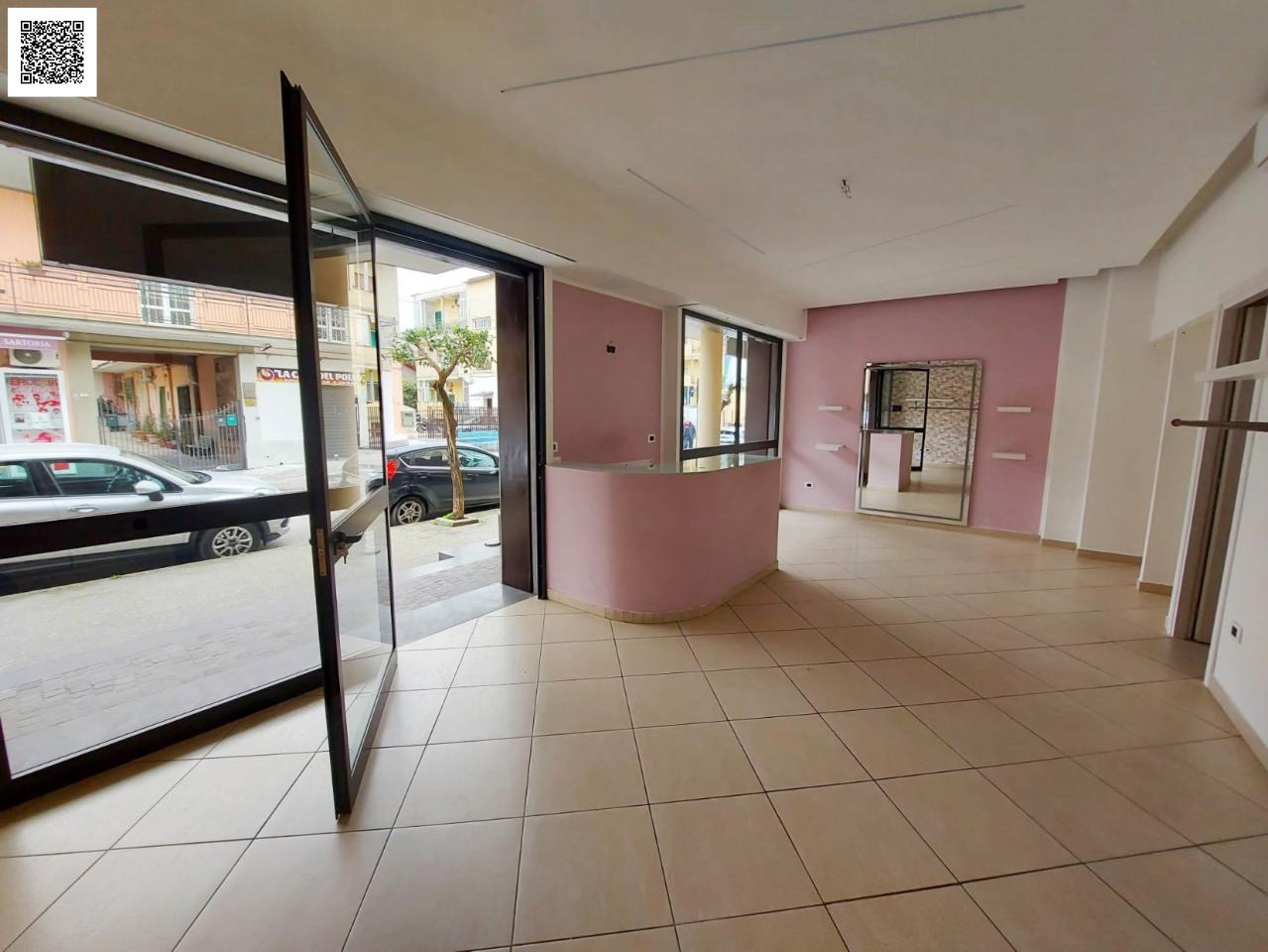 Negozio in affitto a Frattaminore