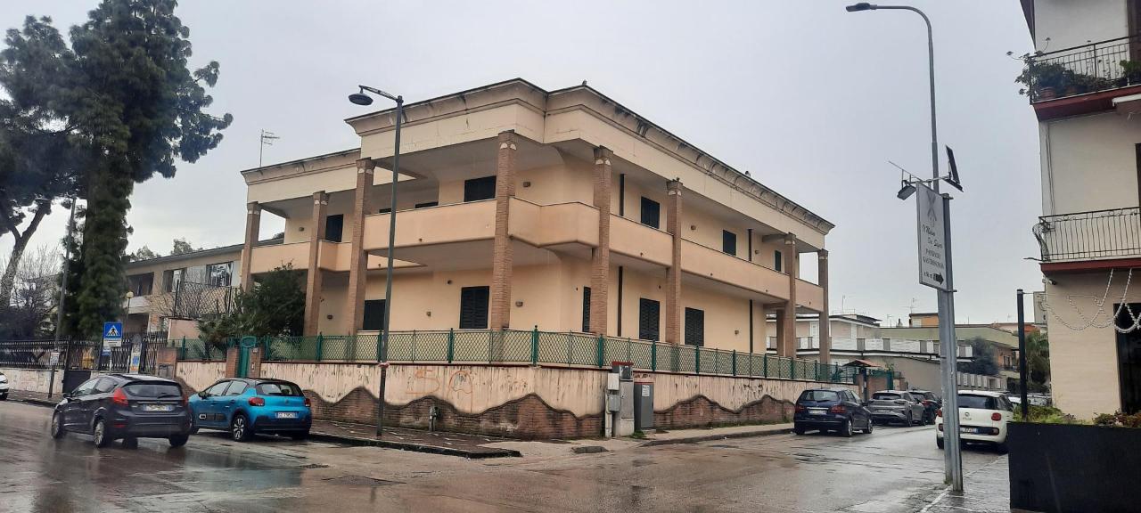 Palazzo in vendita a Caivano