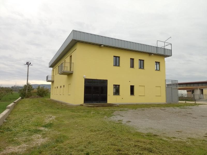 Palazzina commerciale in vendita a Castiglione Del Lago