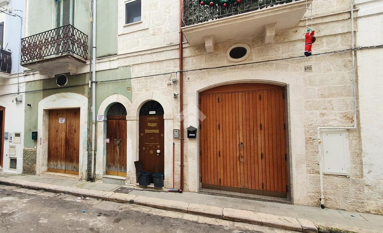 Casa indipendente in vendita a Mola Di Bari