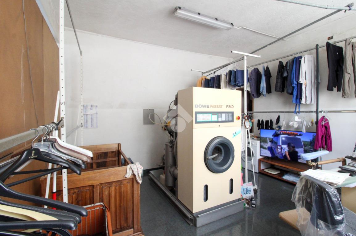 Negozio in vendita a Mozzo