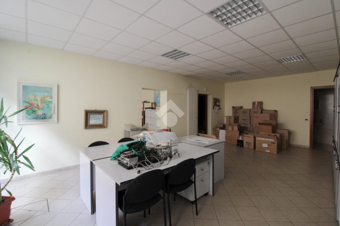 Ufficio in vendita a Curno
